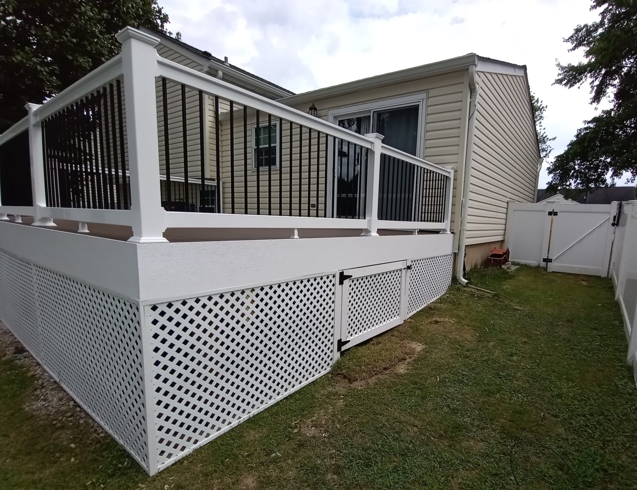 Makeover Monday: TimberTech Dark Cocoa Deck in Pasadena, Maryland ...