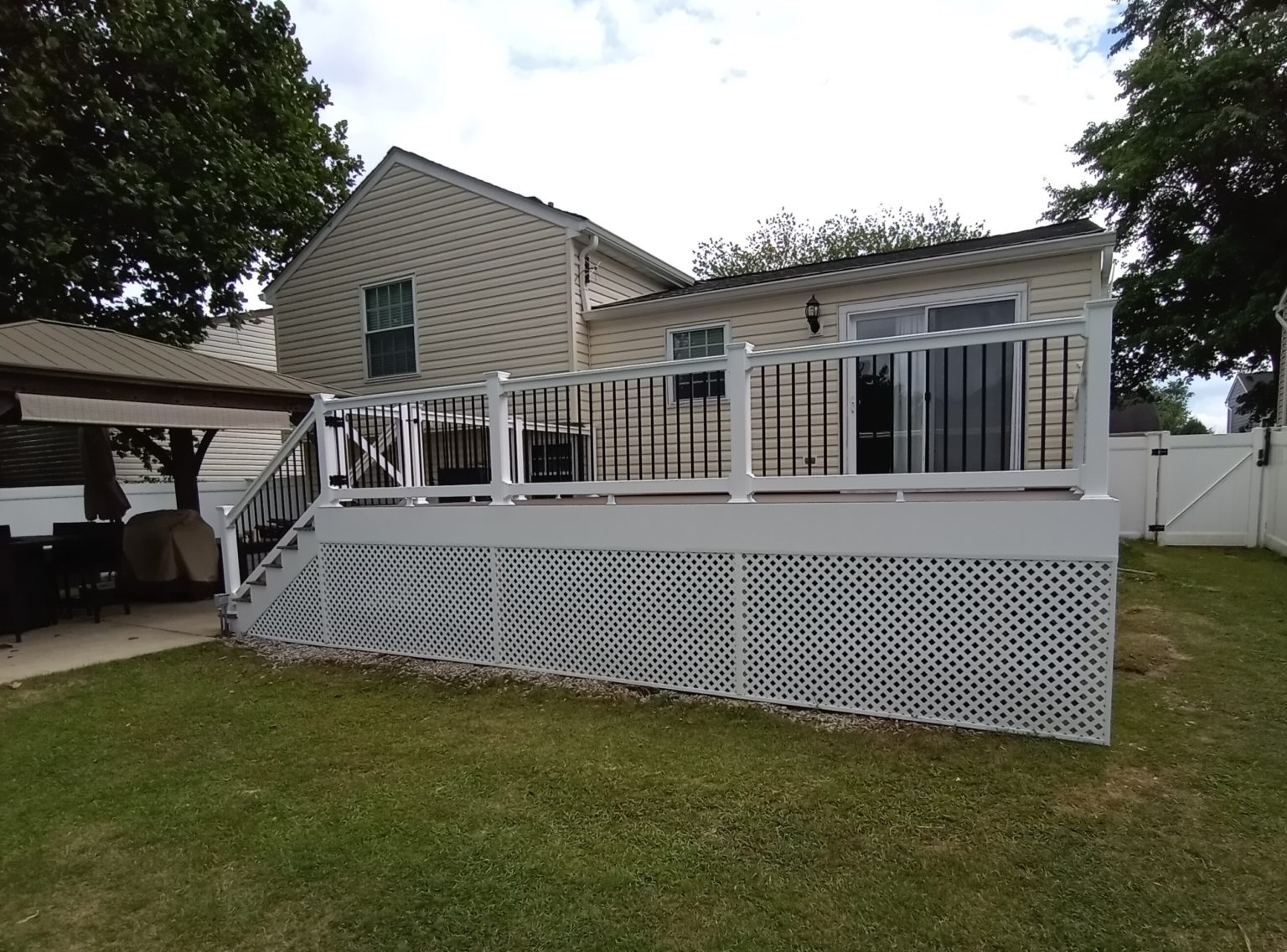 Makeover Monday: TimberTech Dark Cocoa Deck in Pasadena, Maryland ...