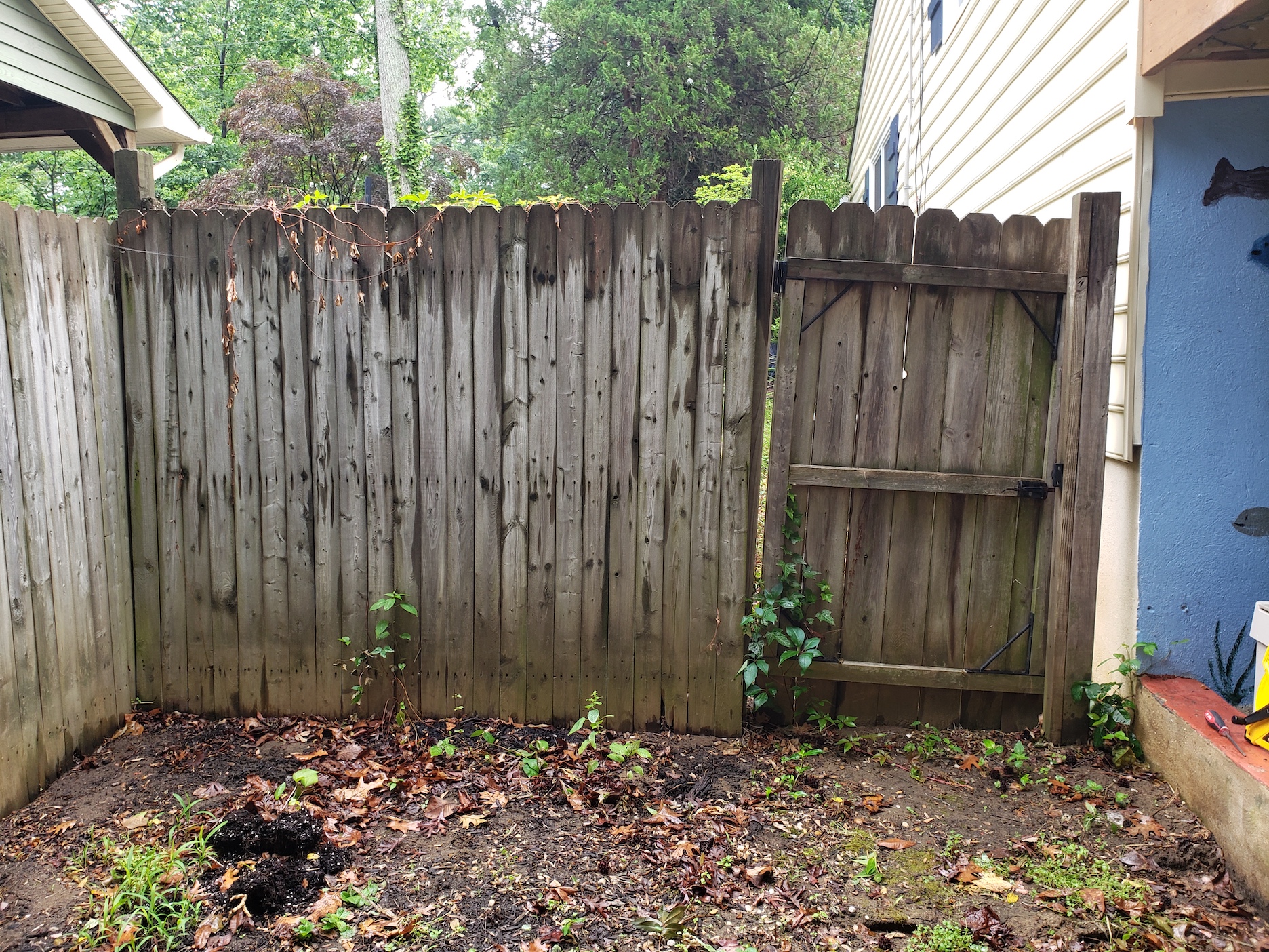 Makeover Monday: Mocha Walnut Vinyl Fencing in Annapolis, Maryland ...