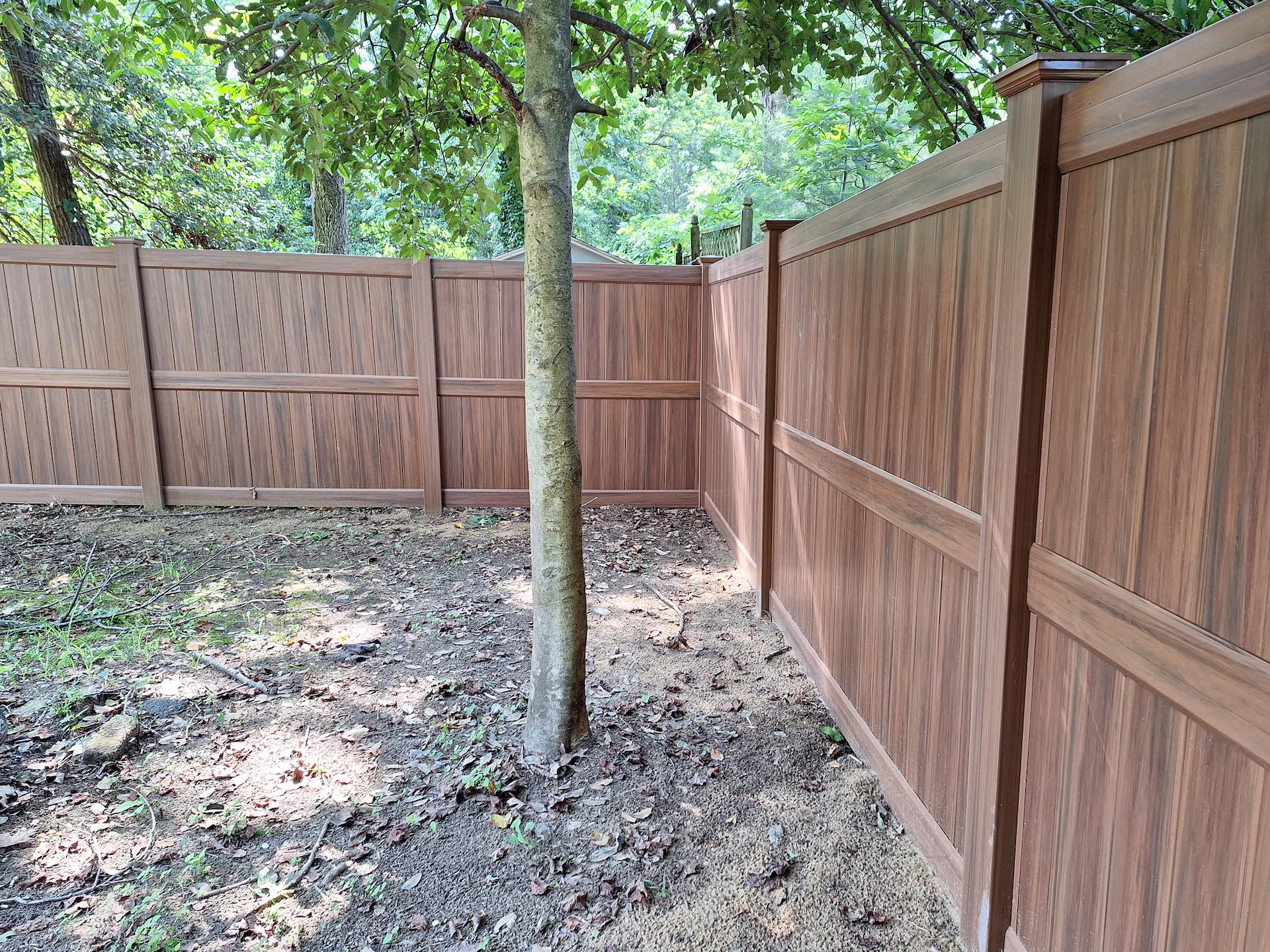 Makeover Monday: Mocha Walnut Vinyl Fencing in Annapolis, Maryland ...