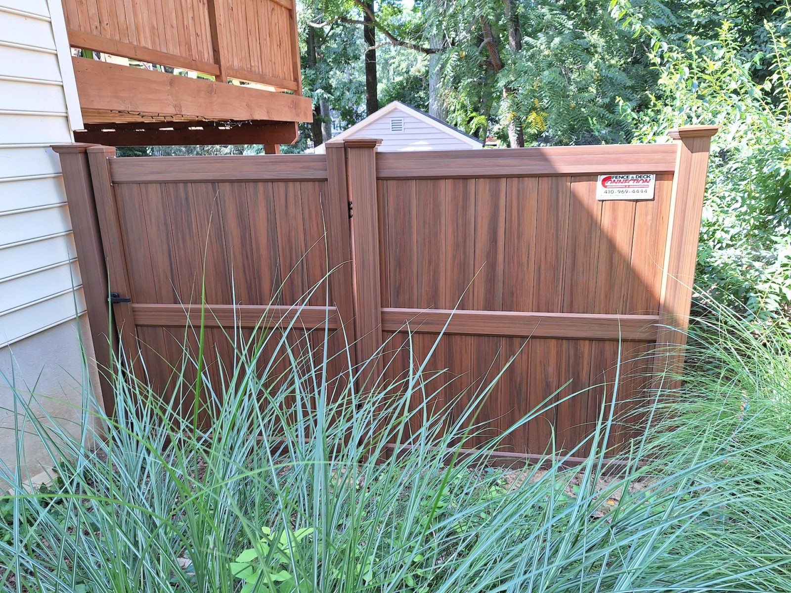 Makeover Monday: Mocha Walnut Vinyl Fencing in Annapolis, Maryland ...