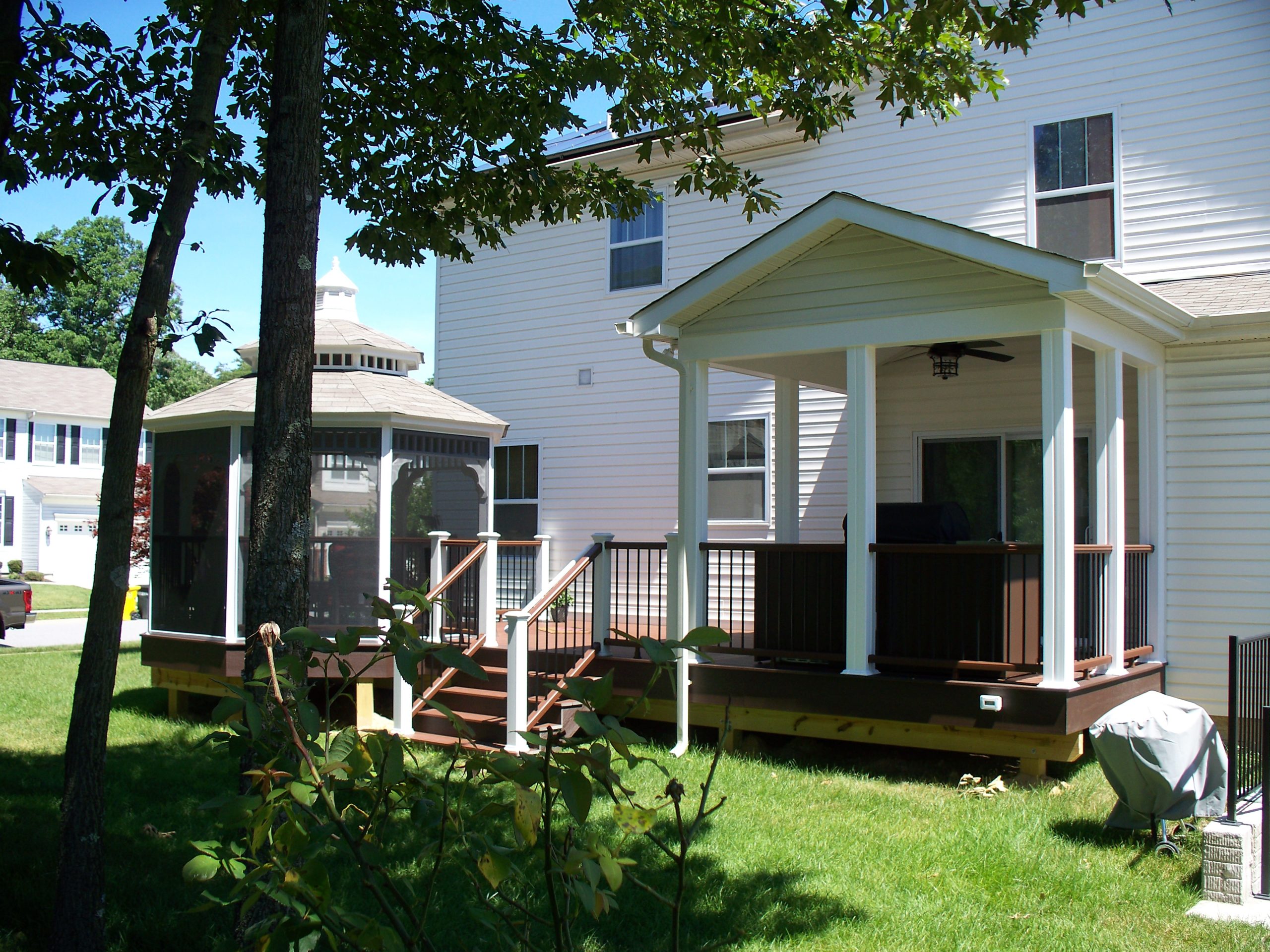 Screened Porches - Fence & Deck Connection