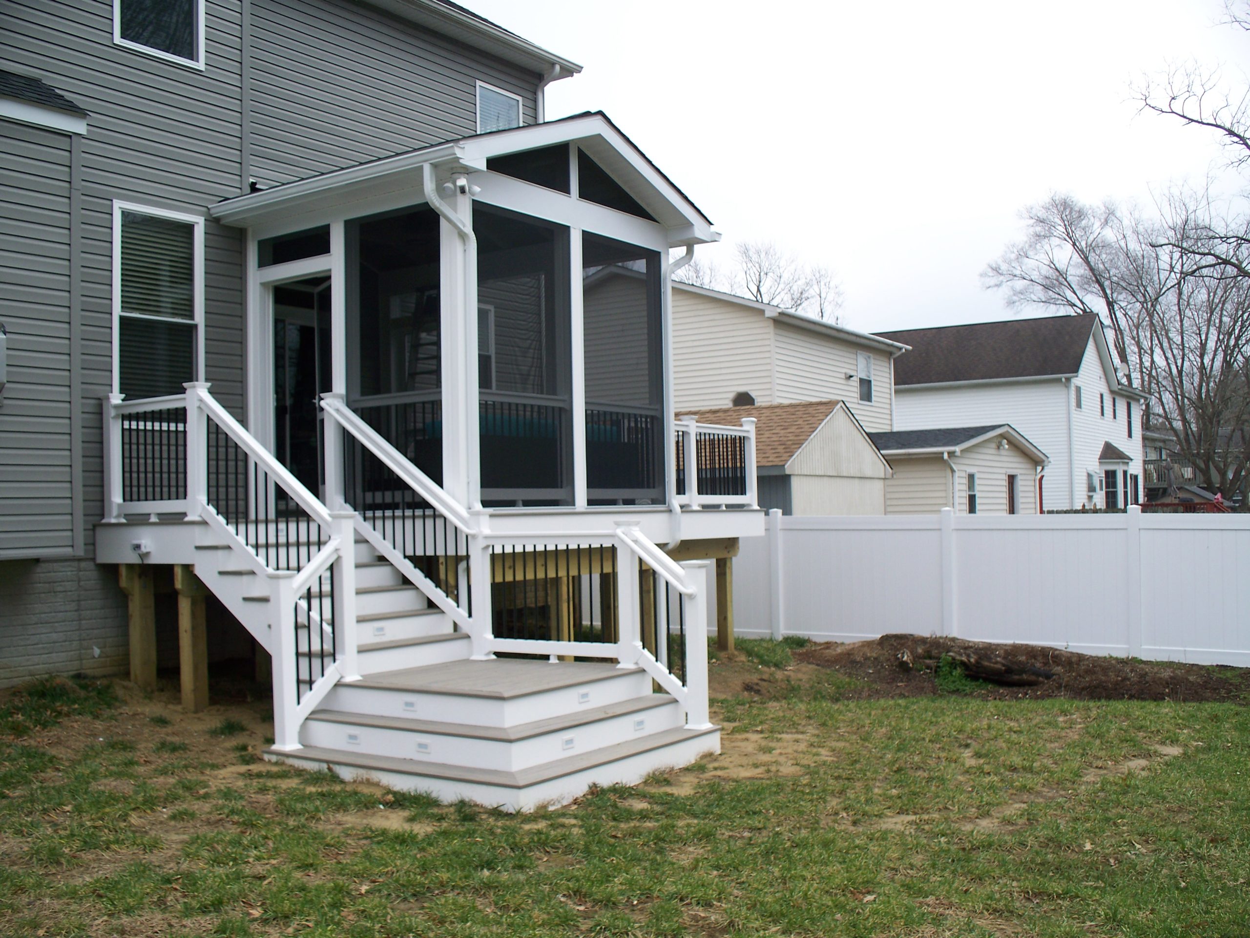 Screened Porches - Fence & Deck Connection