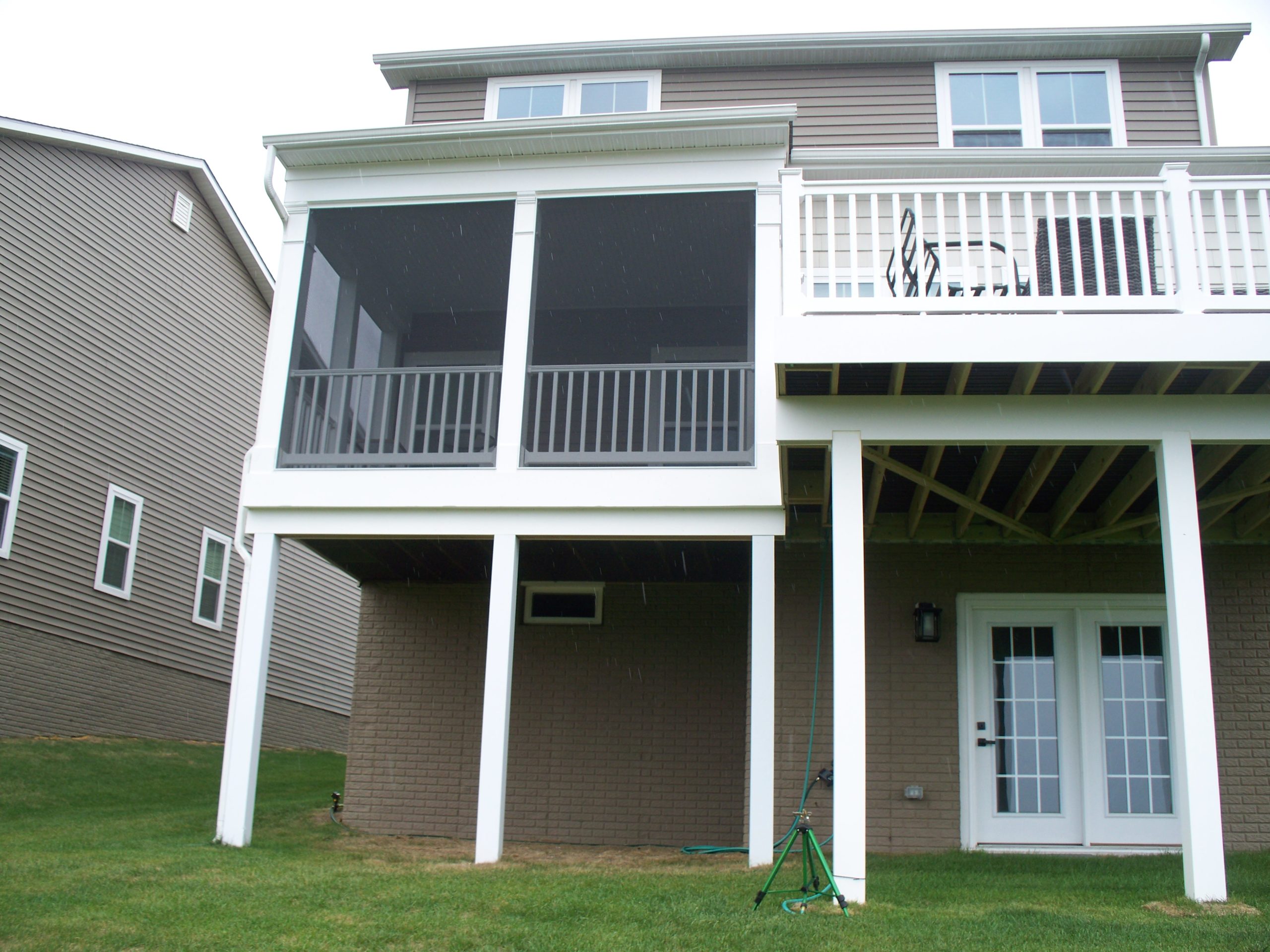 Screened Porches - Fence & Deck Connection