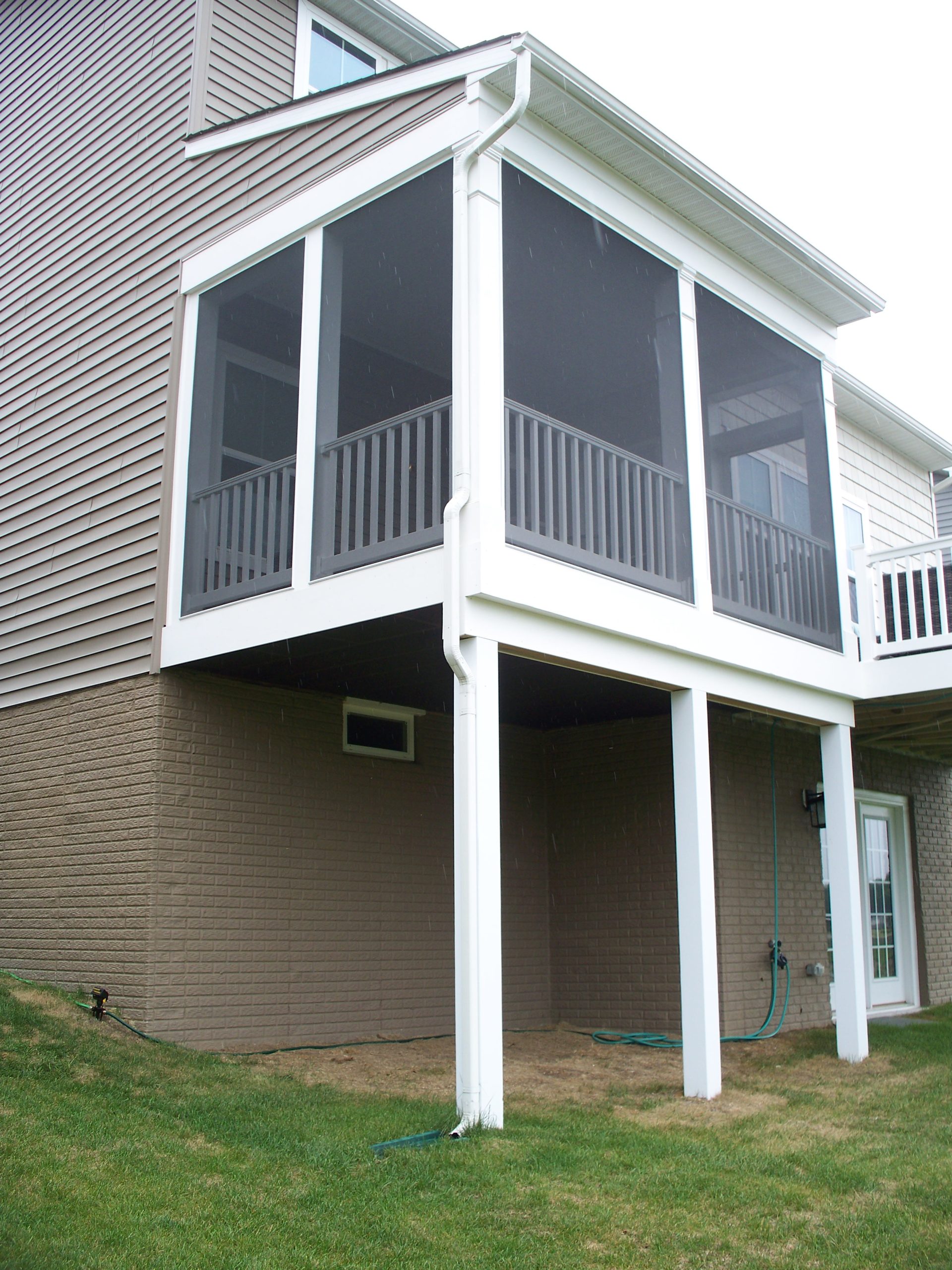Screened Porches - Fence & Deck Connection