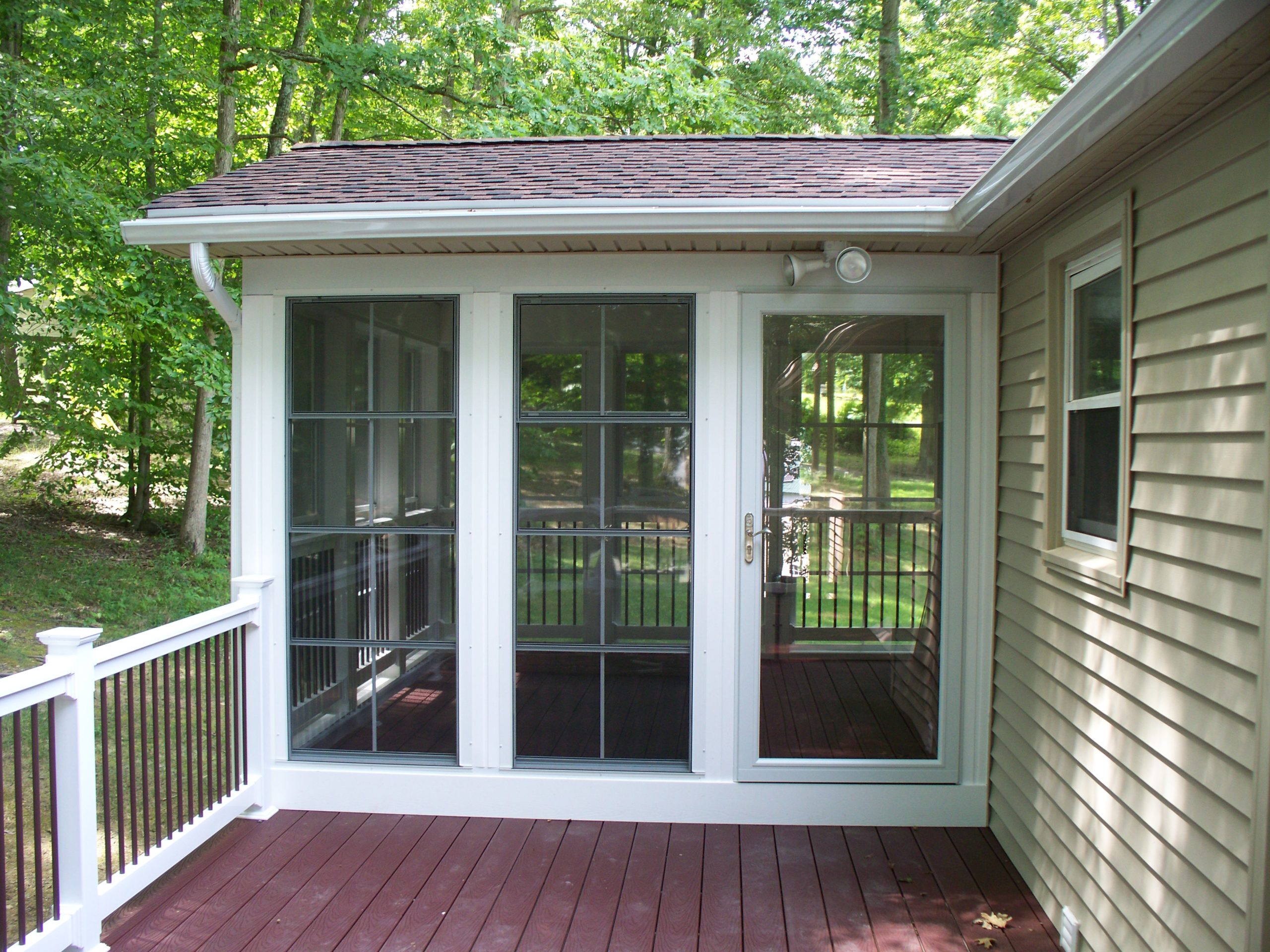 Screened Porches - Fence & Deck Connection