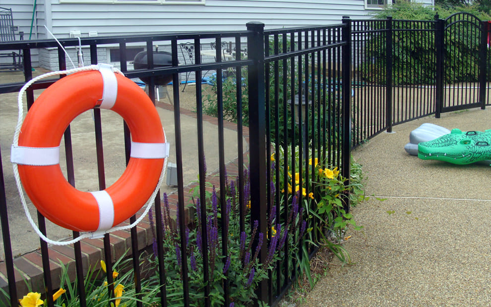 Fences – Aluminum Fences - Fence & Deck Connection