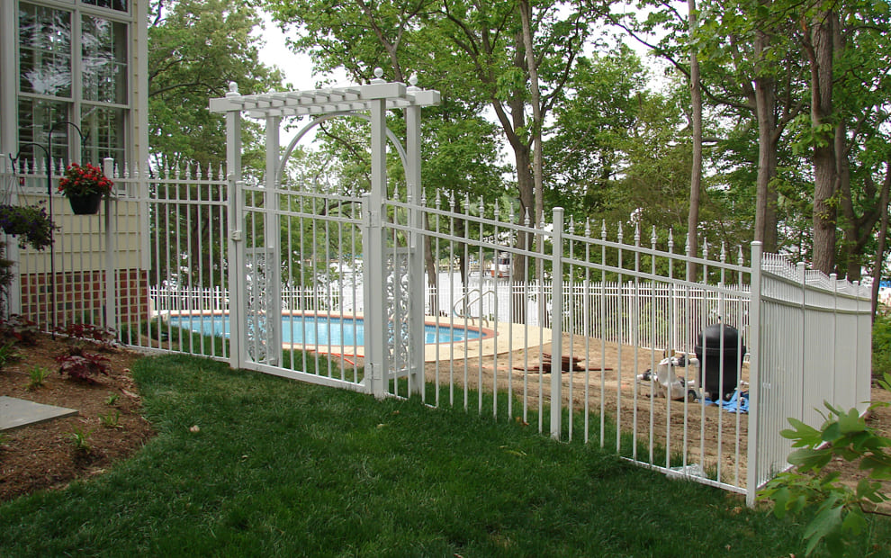Fences – Aluminum Fences - Fence & Deck Connection