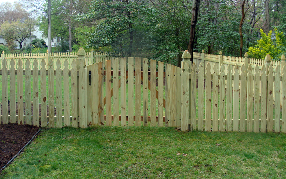 Fences – Wood Fences – Picket - Fence & Deck Connection