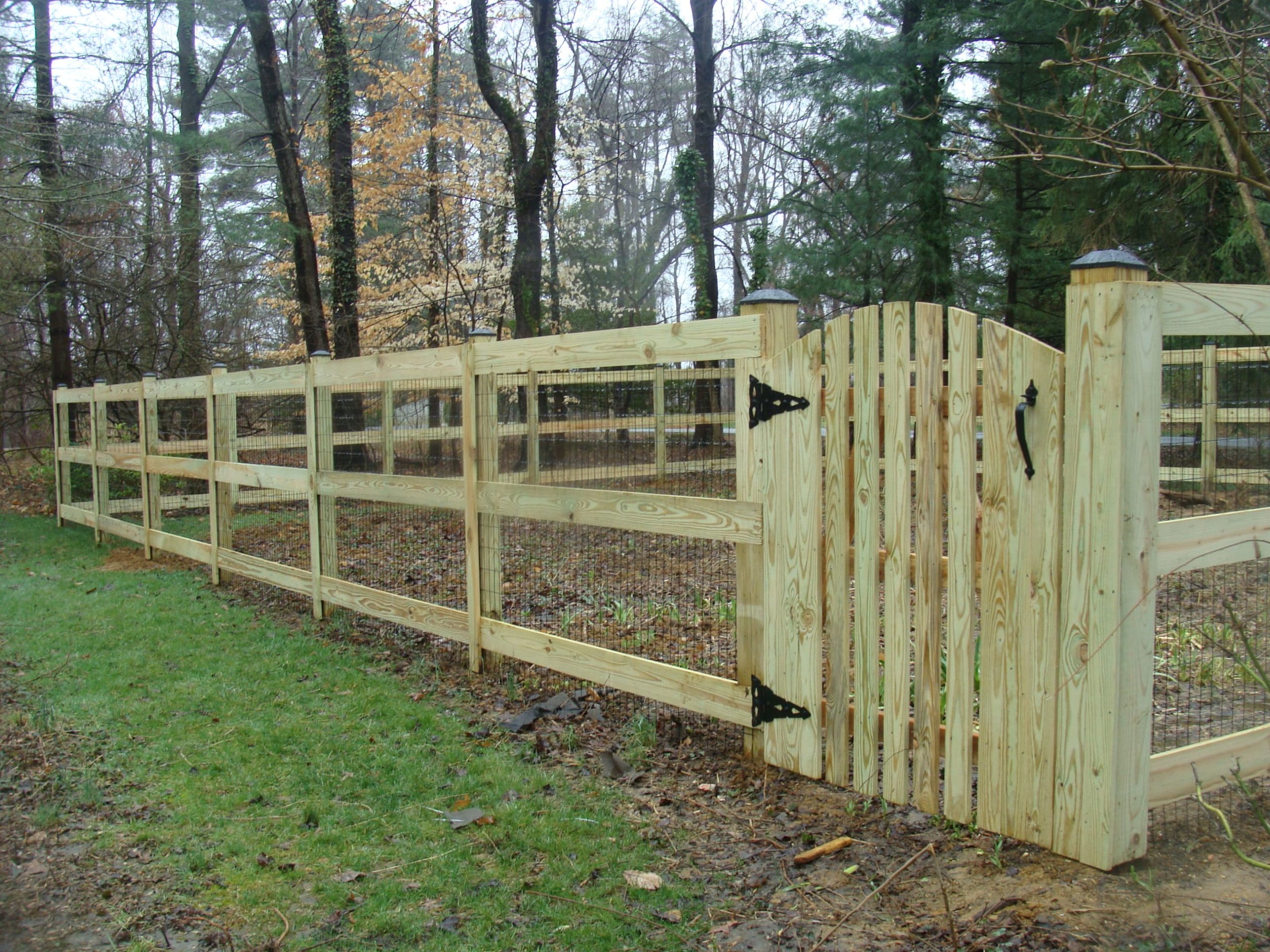 Fences – Wood Fences – Split & Ranch Rail - Fence & Deck Connection