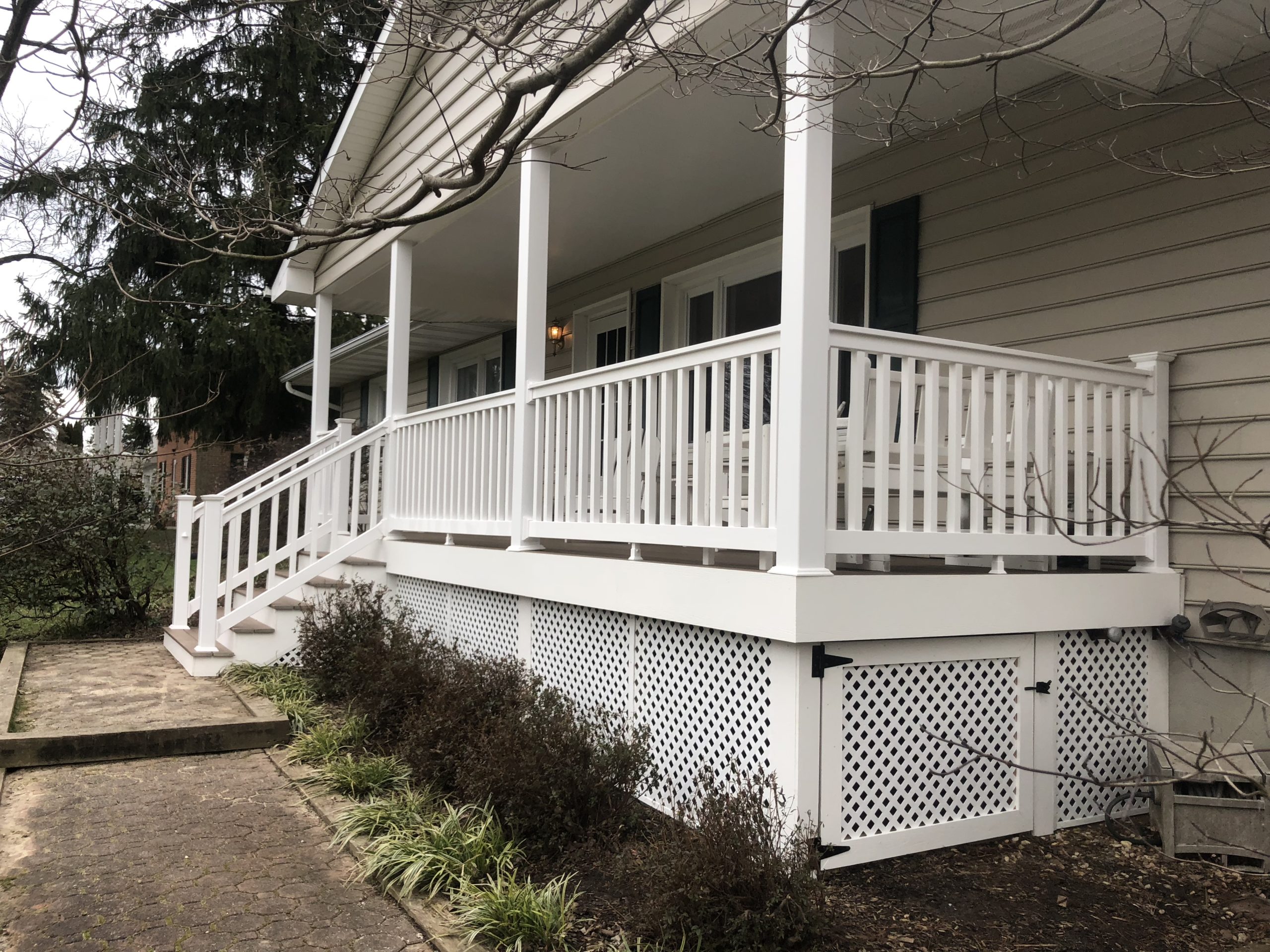 Decks – Front Porches - Fence & Deck Connection