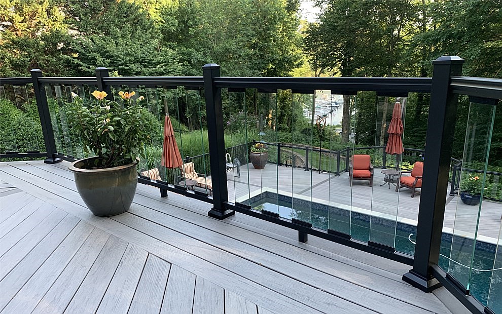 Deck railing builders company in Maryland | Fence & Deck Connection