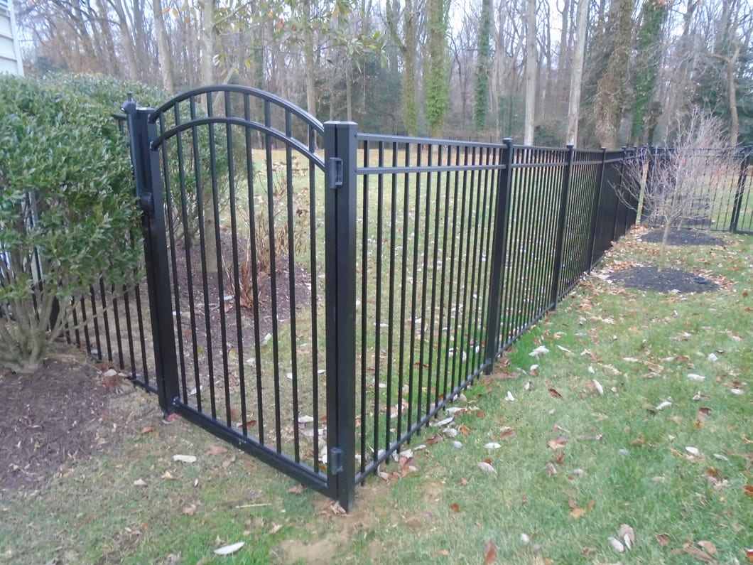 Fences – Aluminum Fences - Fence & Deck Connection
