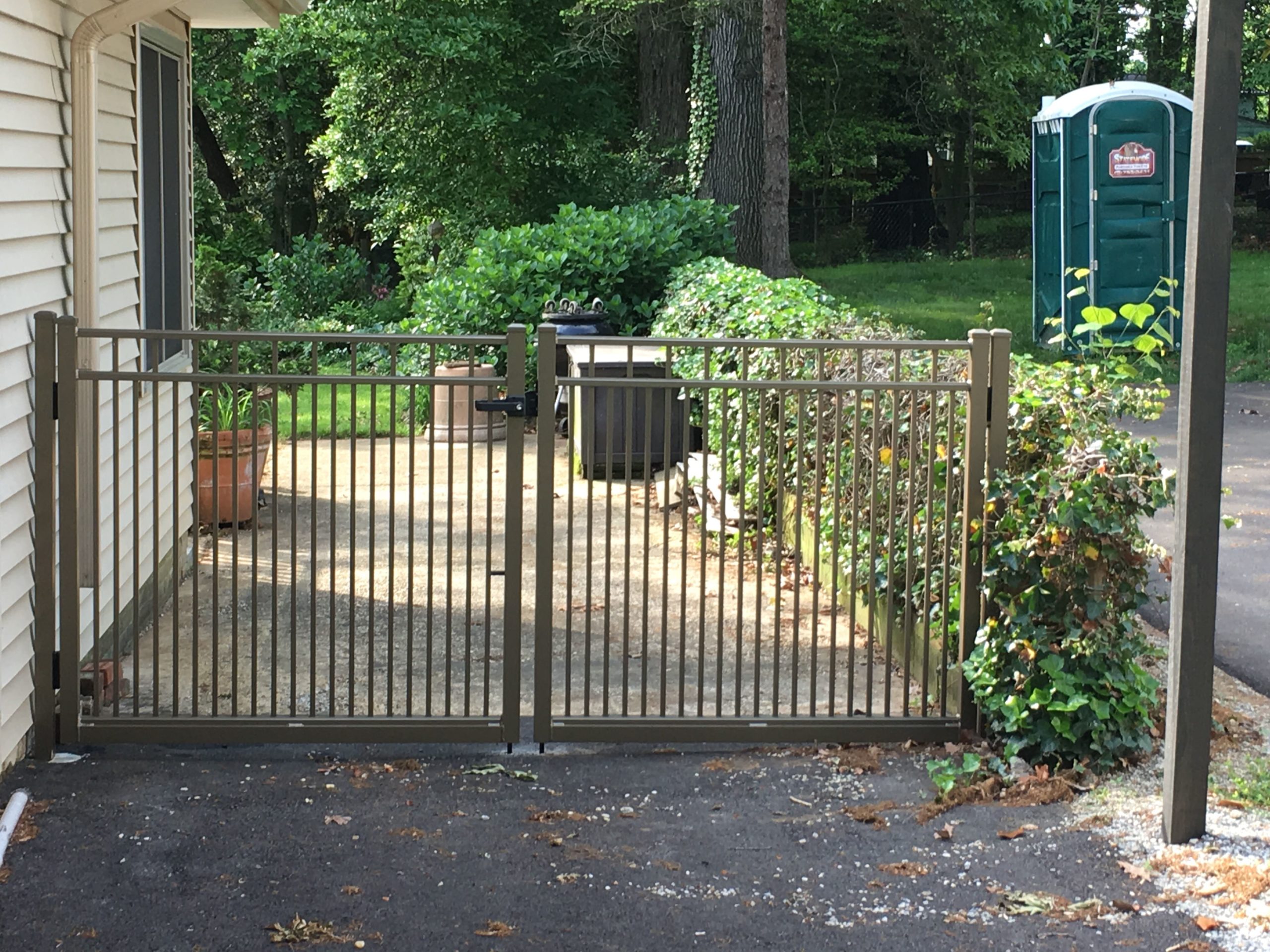 Fences – Aluminum Fences - Fence & Deck Connection