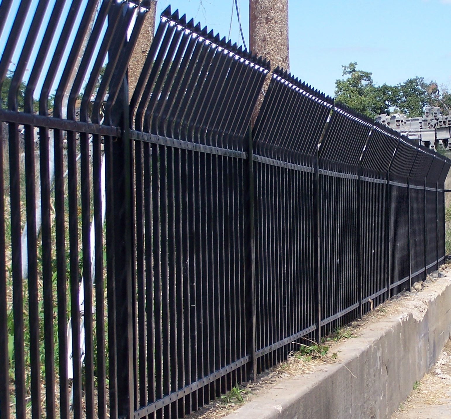 Commercial Walkways, Railings & Ramps - Fence & Deck Connection