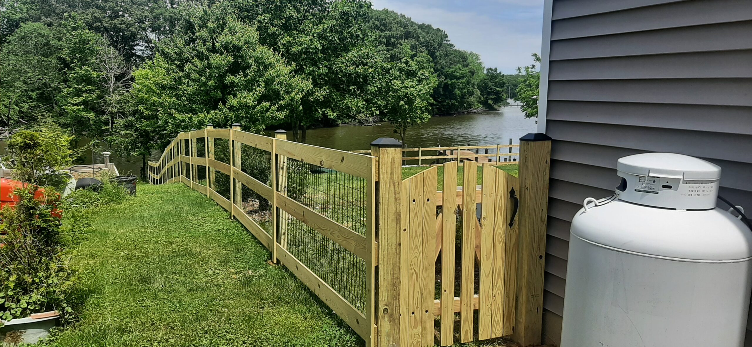 Fences – Waterfront Photos - Fence & Deck Connection