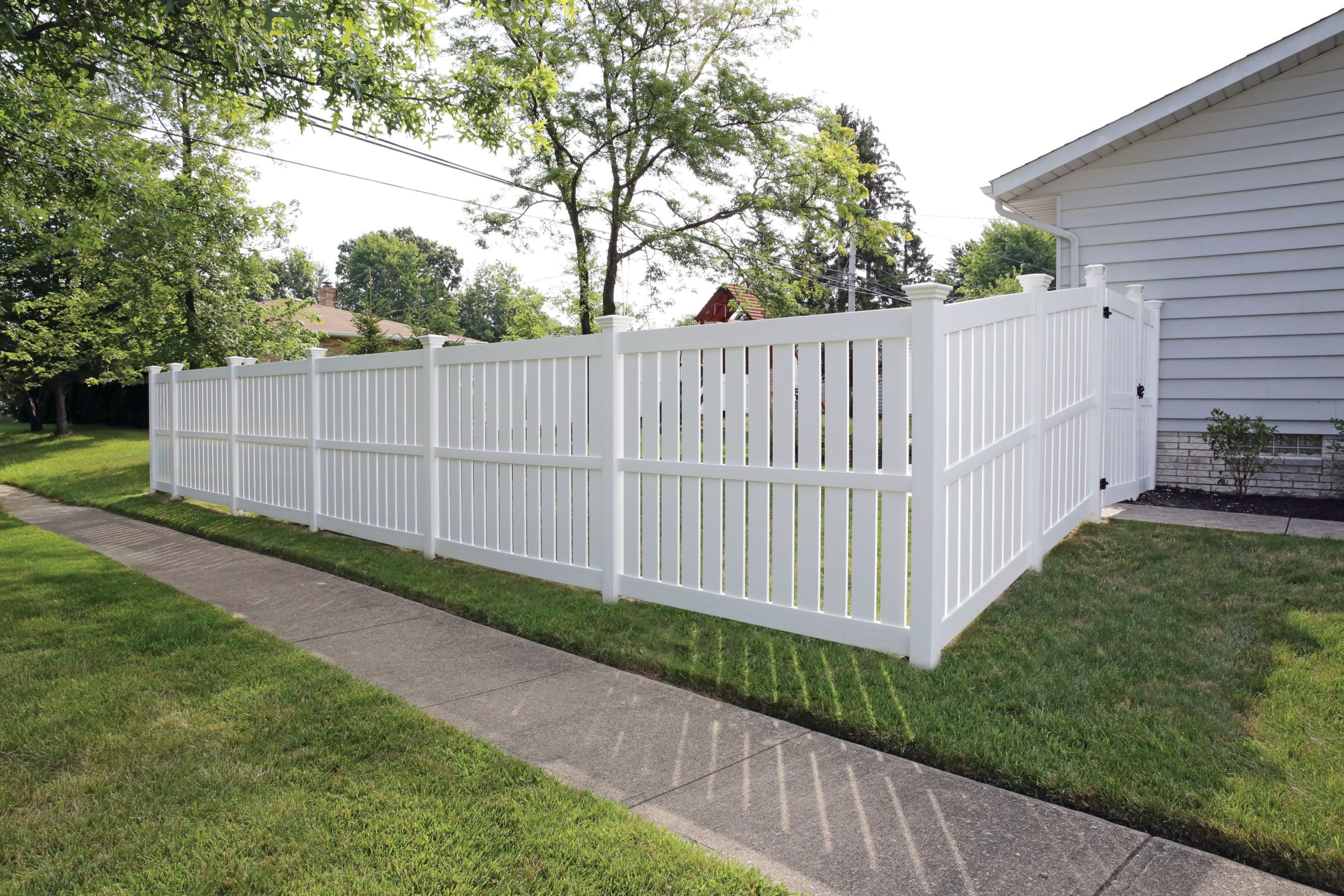 Semi-Private Vinyl Fence - Fence & Deck Connection