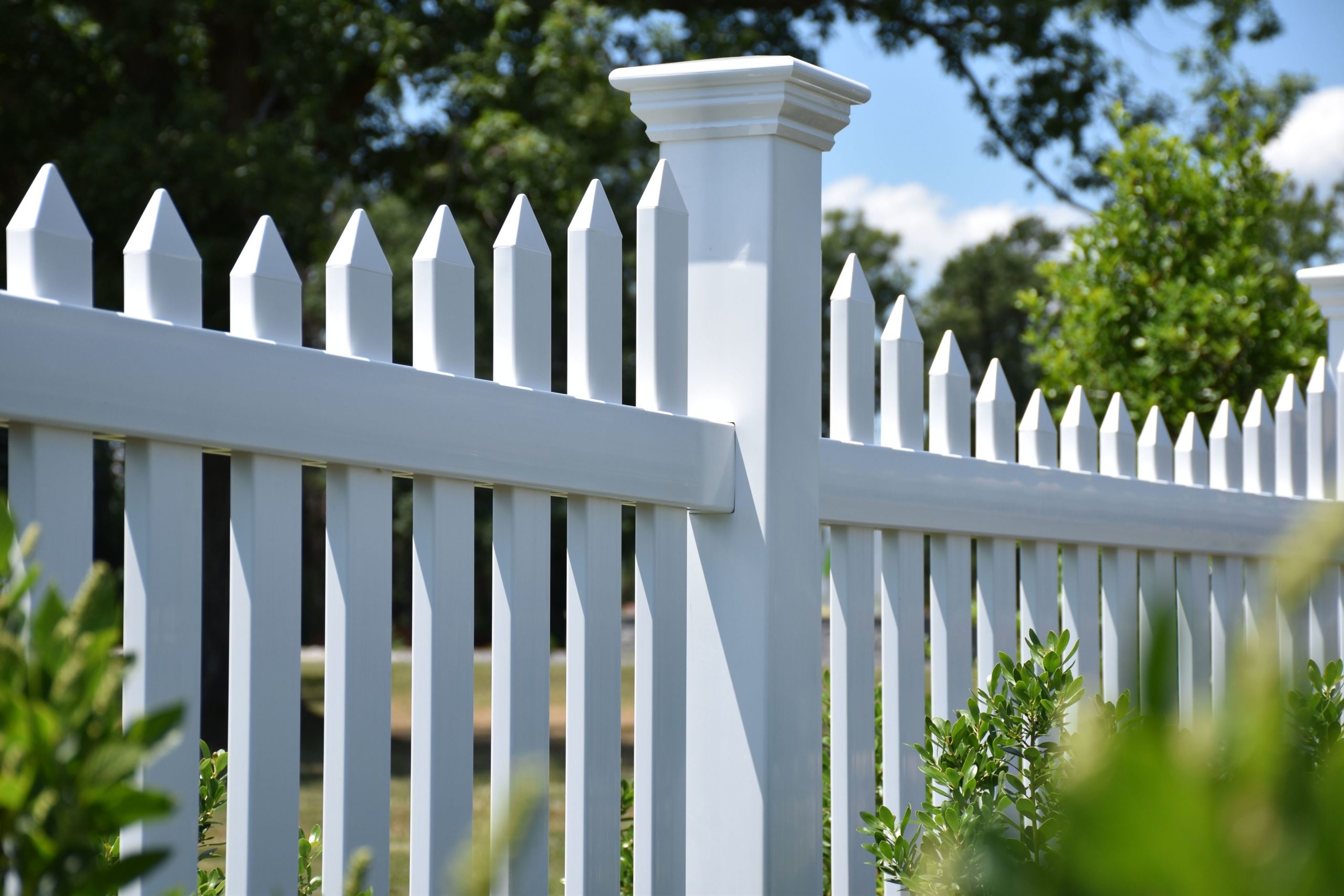 Contemporary Picket Vinyl Fence - Fence & Deck Connection